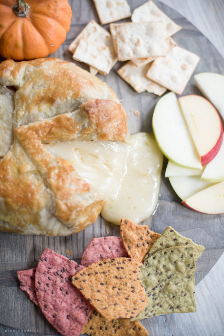 Pumpkin Walnut Baked Brie | A Quick & Easy Fall Appetizer