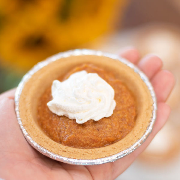 Mini No-Bake Pumpkin Pies - A Quick and Easy Thanksgiving Treat